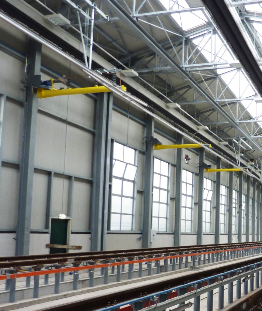 Retractable Rigid Catenary – Feedmytrain